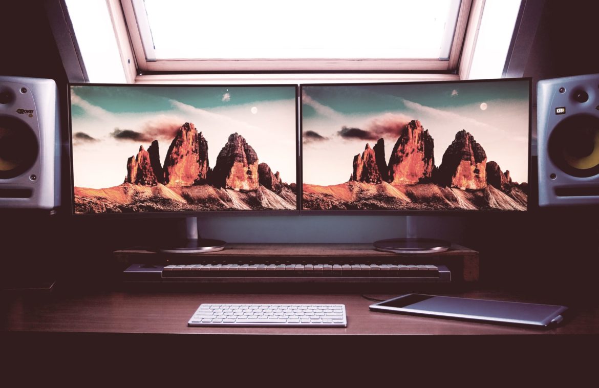 Handy Tips to Optimize a Dual-Monitor Setup for the Best Experience ...
